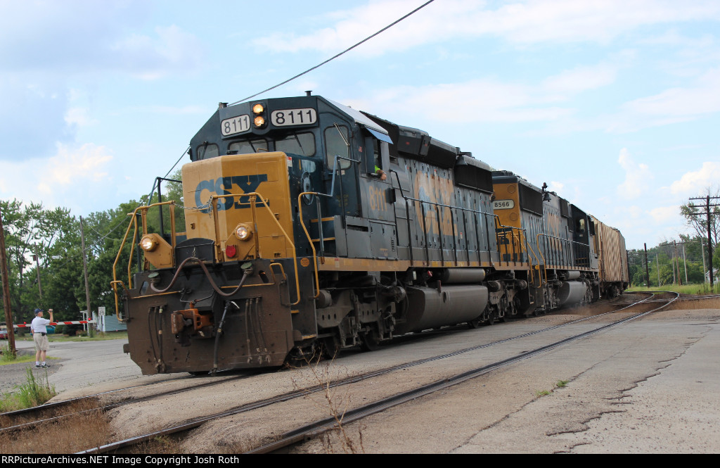 CSX 8111 & CSX 8566
